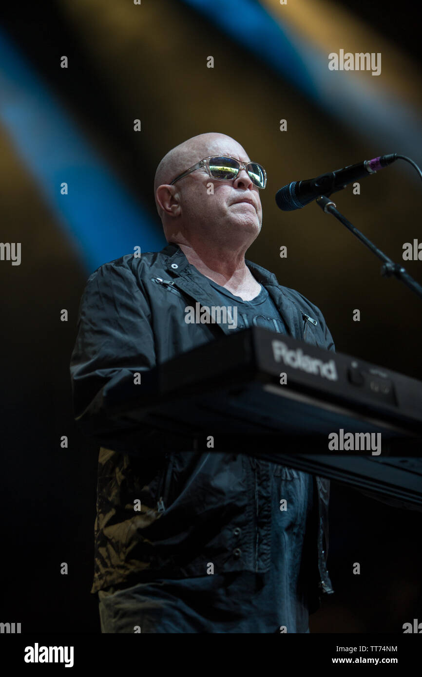 Flock of seagulls band hi-res stock photography and images - Alamy