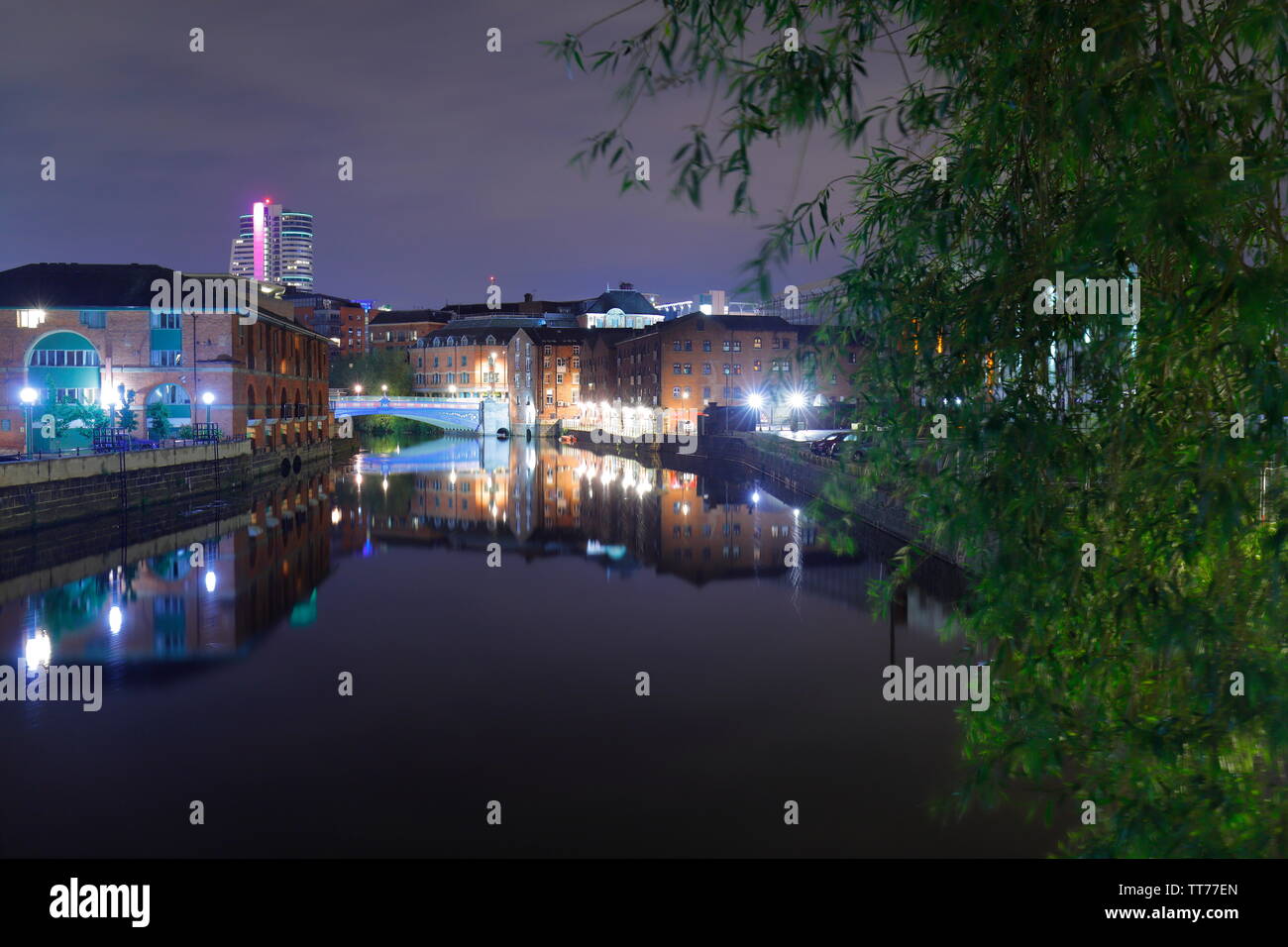Leeds first skyscraper hi-res stock photography and images - Alamy