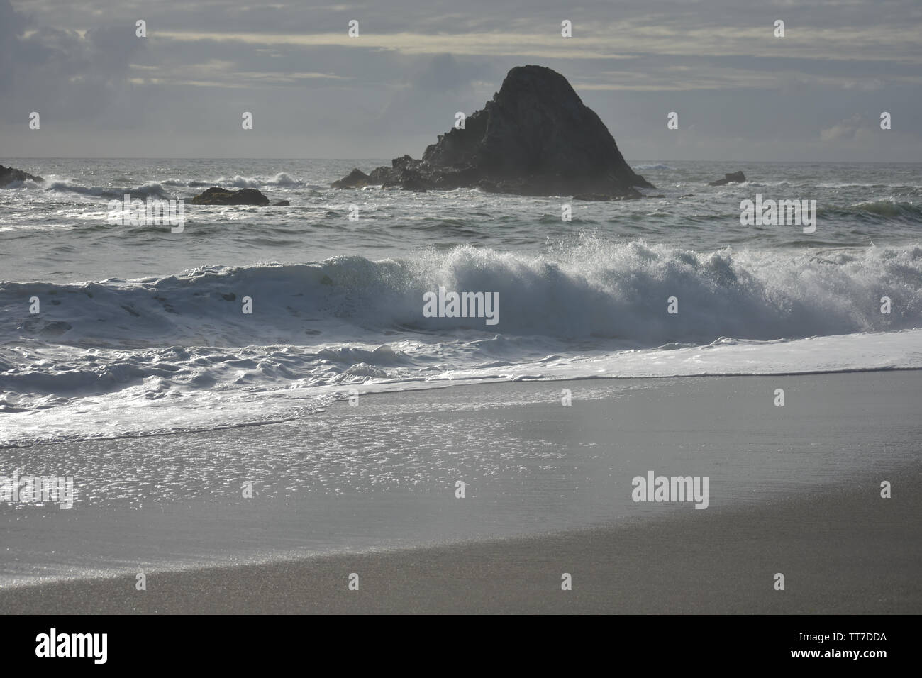 Sandy beach surf foaming hi-res stock photography and images - Alamy