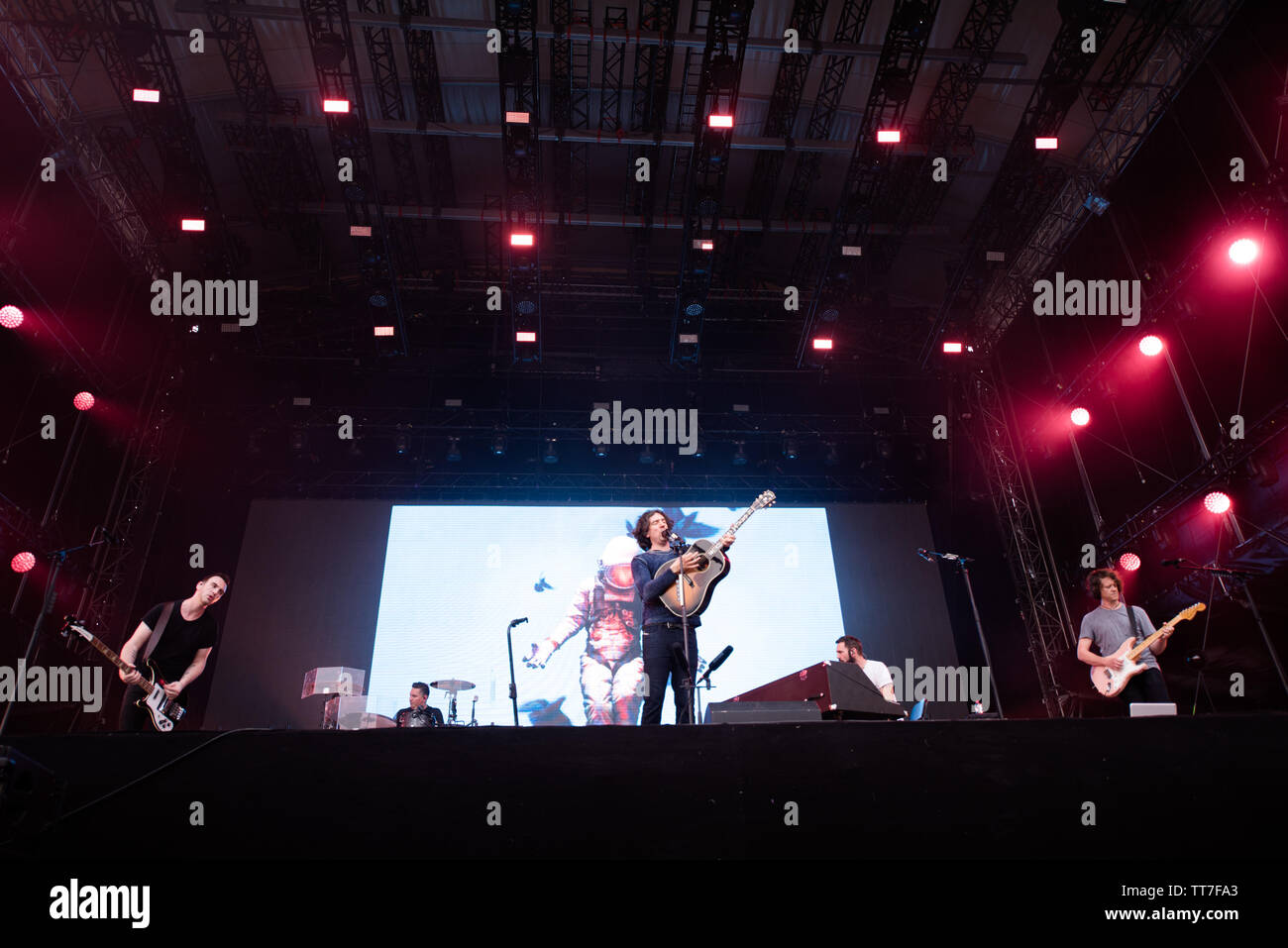 Snow patrol live performance hi-res stock photography and images - Alamy