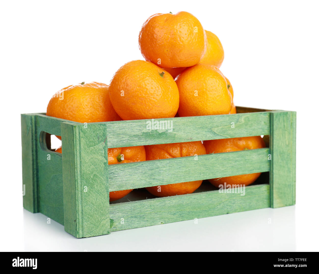 Tangerines in wooden box isolated on white Stock Photo - Alamy
