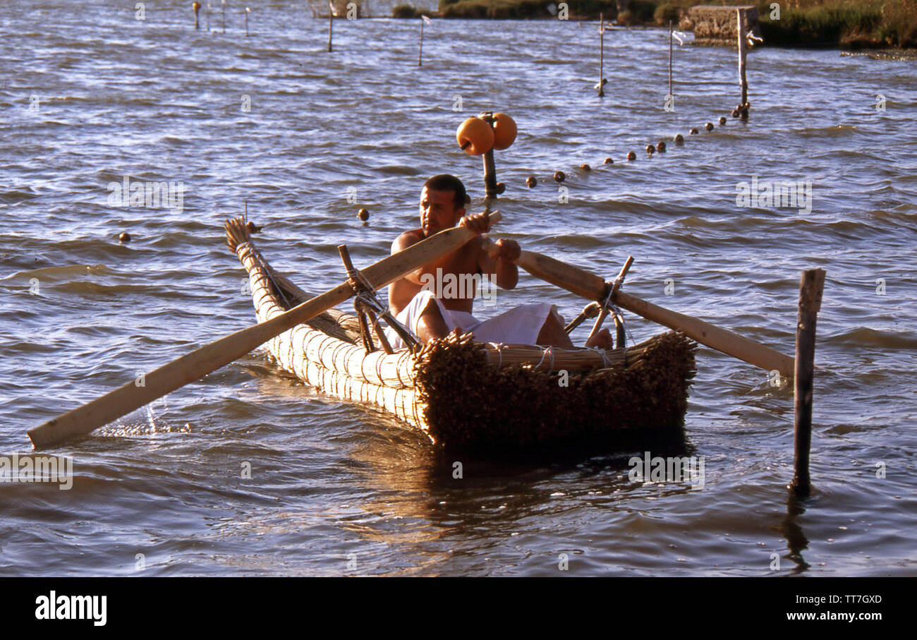 Handmade boat hi-res stock photography and images - Alamy