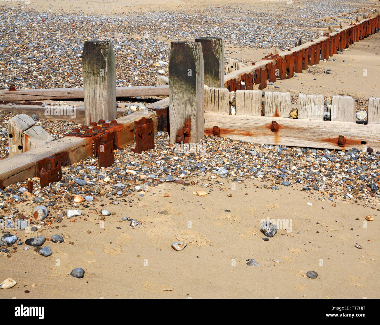Sea defence structures hi-res stock photography and images - Alamy