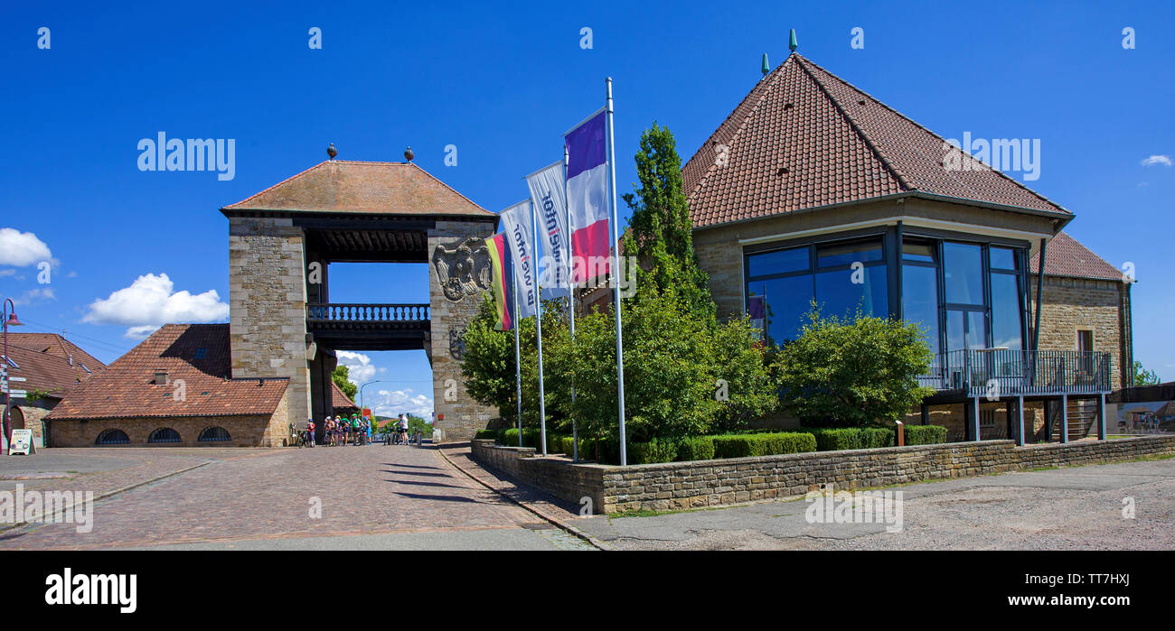 The German Wine Gate (german: Deutsches Weintor), marks the beginning ...