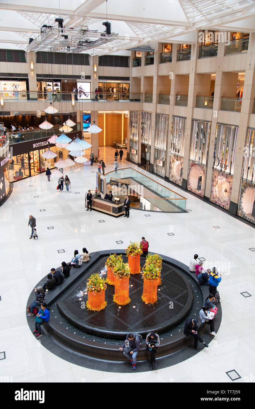 Landmark shopping mall hi-res stock photography and images - Alamy