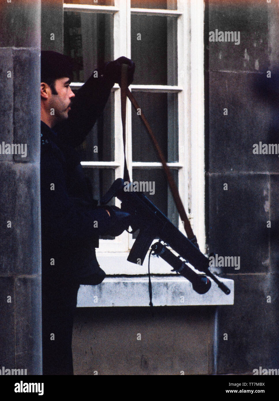 Police. Armed British Police. London England. 1986 British Police armed ...