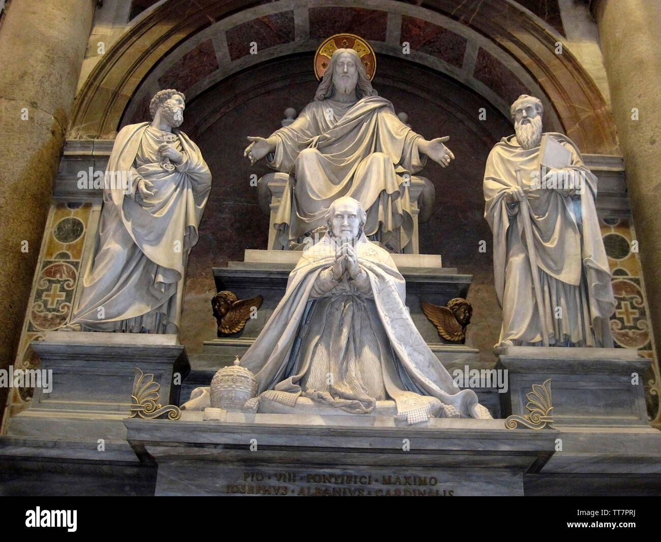 MARBLE STATUES INSIDE THE SAINT PETER'S BASILICA, ROME, ITALY Stock ...