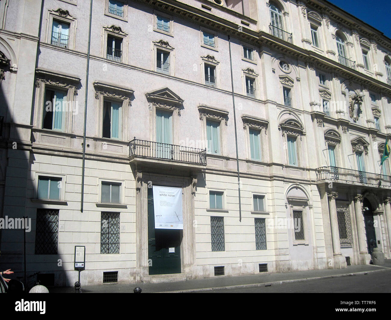 IMAGE SHOWING A TYPICAL BUILDING FACADE AND ARCHITECTURE IN ROME, ITALY ...