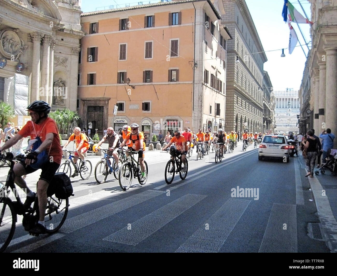 BICYCLE RACE IN PROGRESS ON THE STREETS OF ROME, ITALY Stock Photo - Alamy