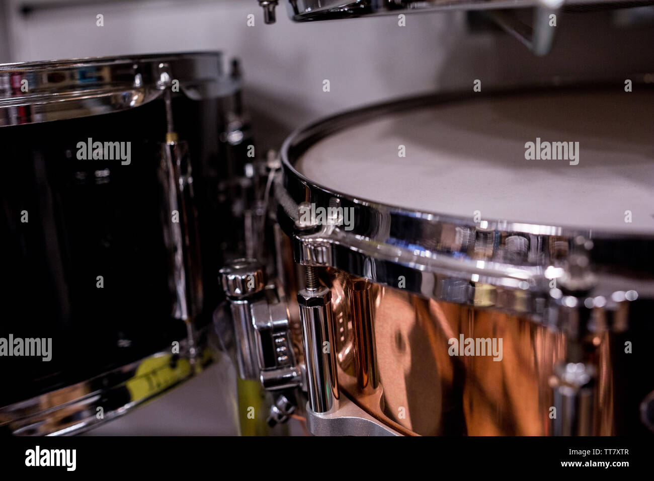 snare side drums for drummers at music store ready to perform drum solo ...