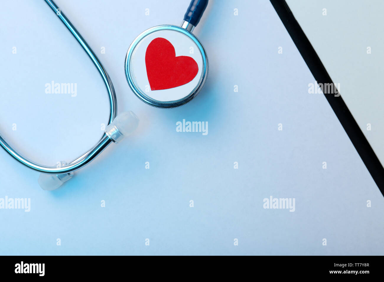 Stethoscope with heart close-up Stock Photo - Alamy