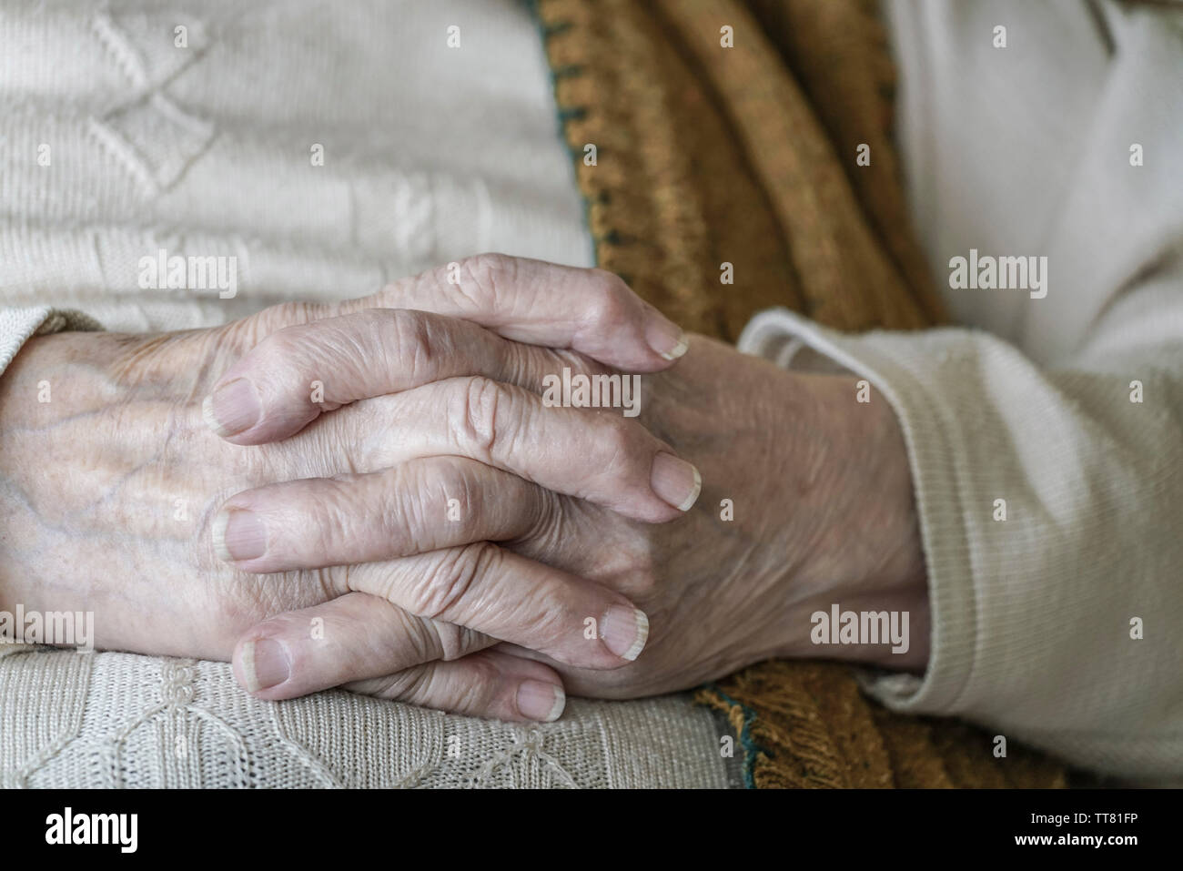 Closeup wrinkled hands of a senior person Stock Photo - Alamy
