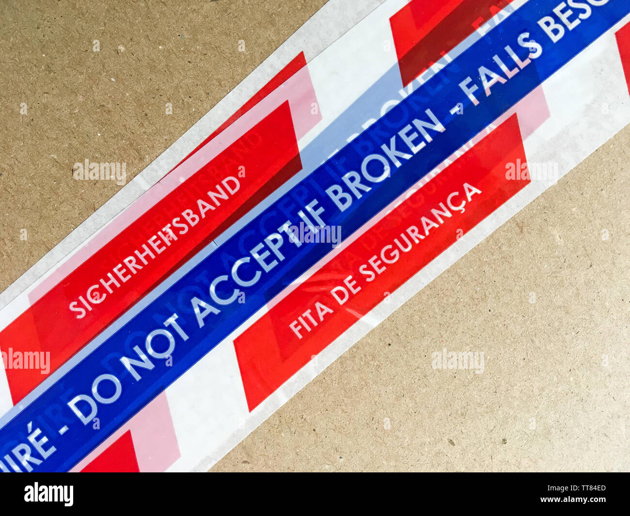 Emballage carton hi-res stock photography and images - Alamy
