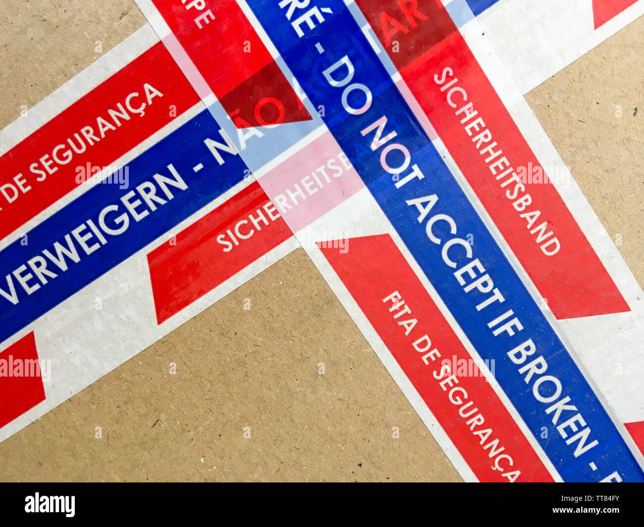 Security band for packs shipping Stock Photo - Alamy