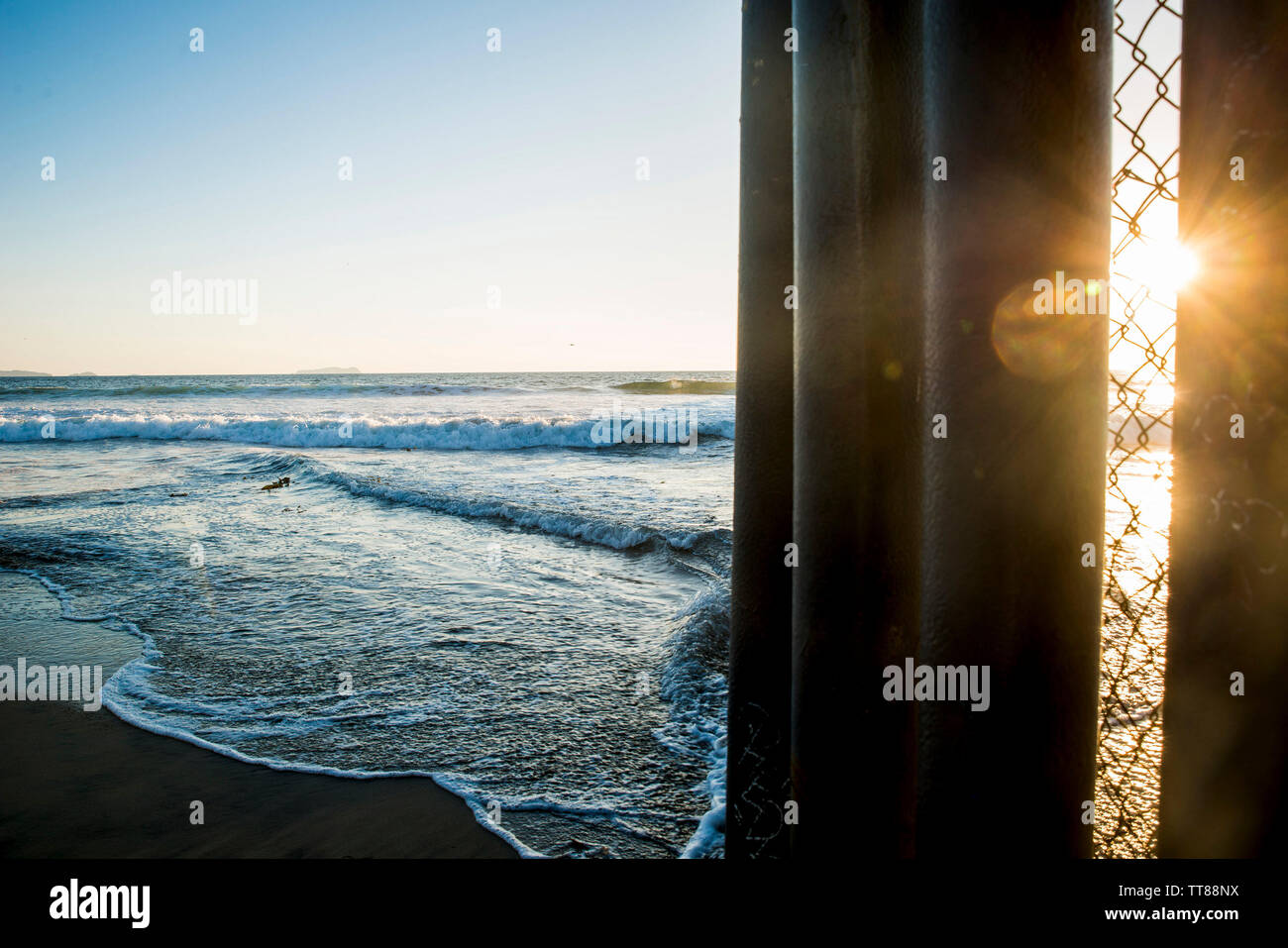 Playas de tijuana border hi-res stock photography and images - Alamy