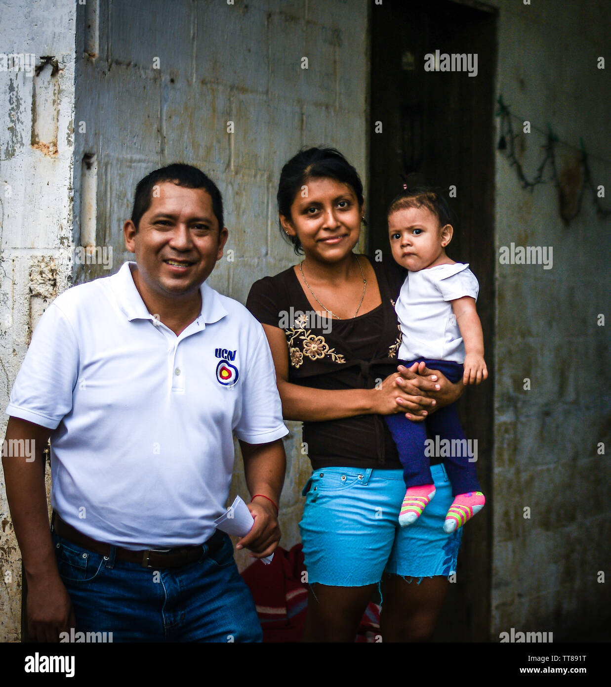 latin family in small village in Guatemala Stock Photo - Alamy