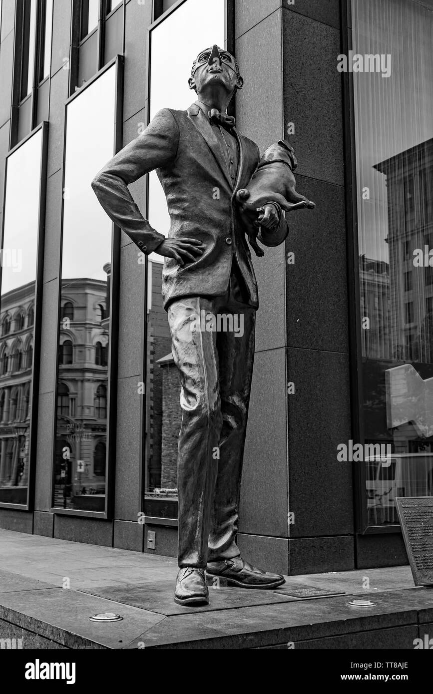 Bronze sculpture sculptures statue statues Black and White Stock Photos ...