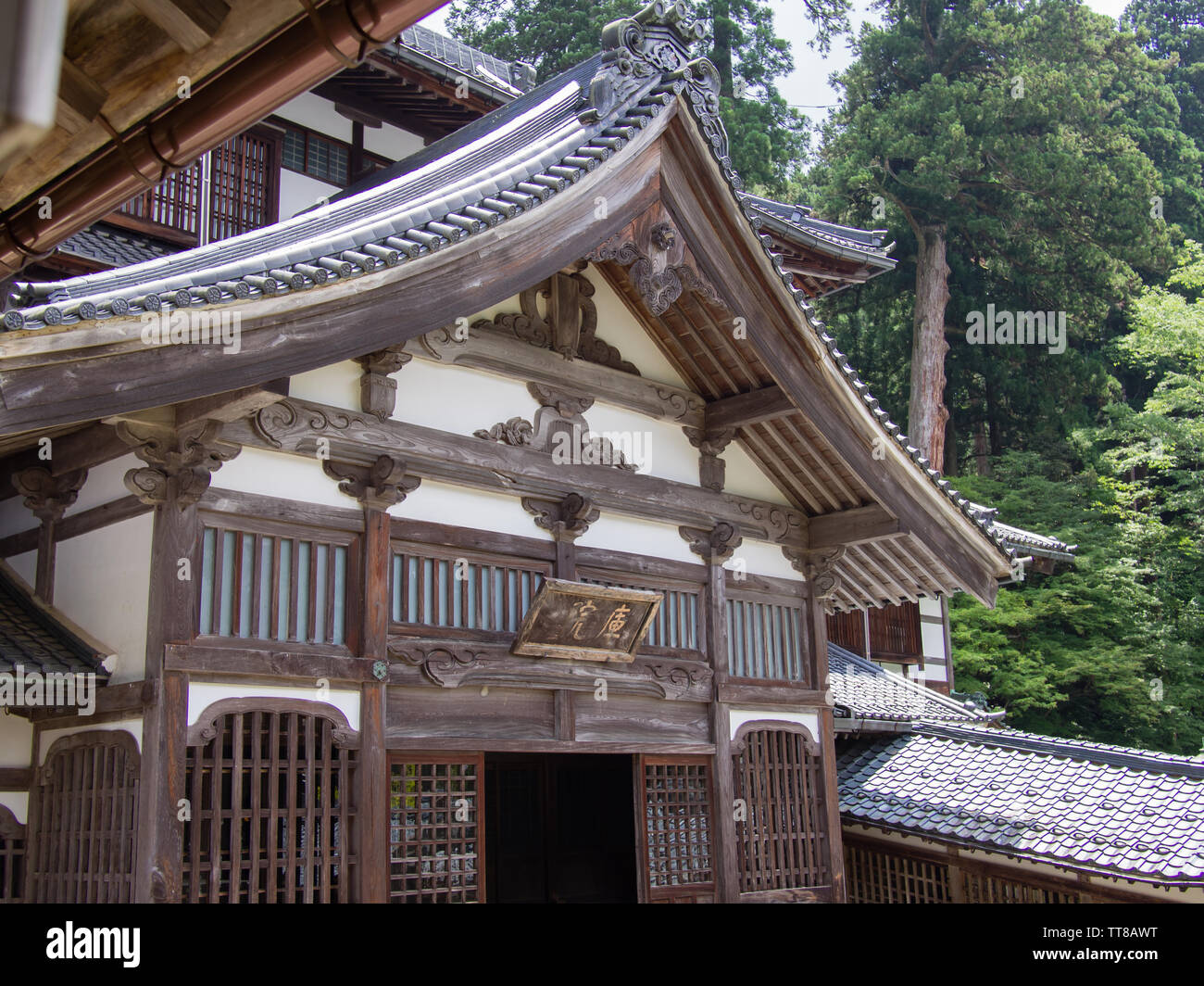 A wooden building at Eihei-ji Temple in Fukui, Japan Stock Photo - Alamy