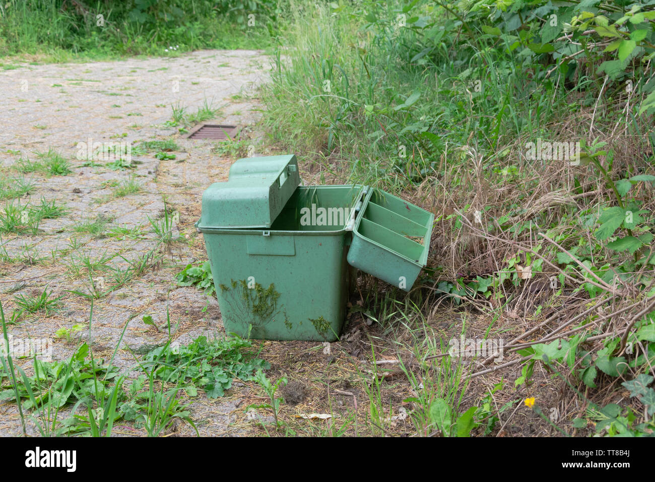 The environmental box is a green plastic box, that every Flemish family ...