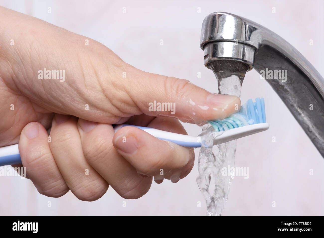 Rinse water hi-res stock photography and images - Alamy