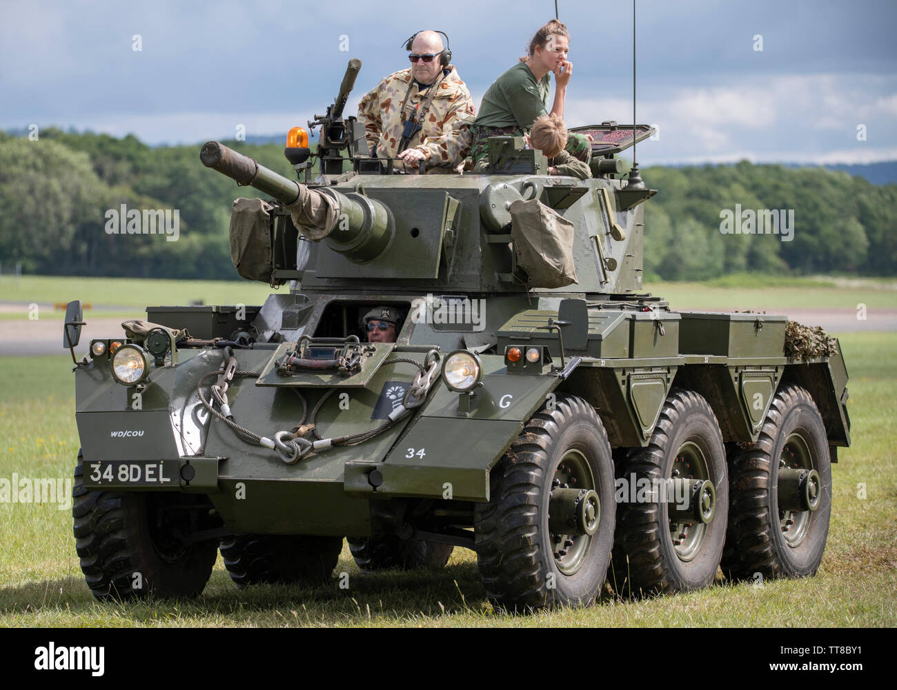 Parade ww2 vehicles hi-res stock photography and images - Alamy