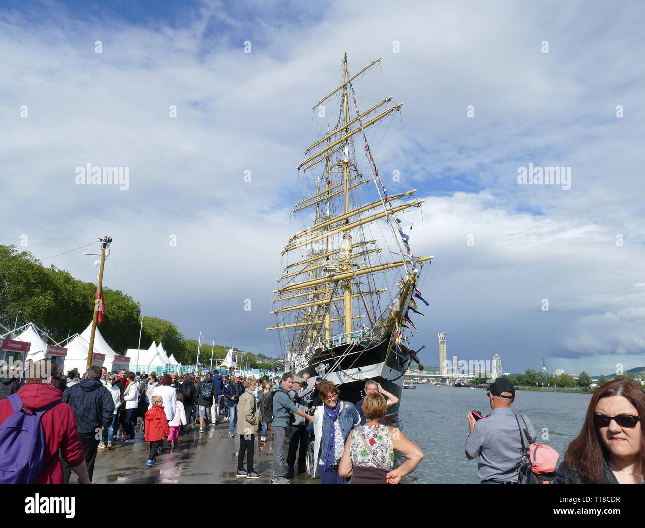 Le 30ème anniversaire de l'ARMADA à Rouen Stock Photo - Alamy