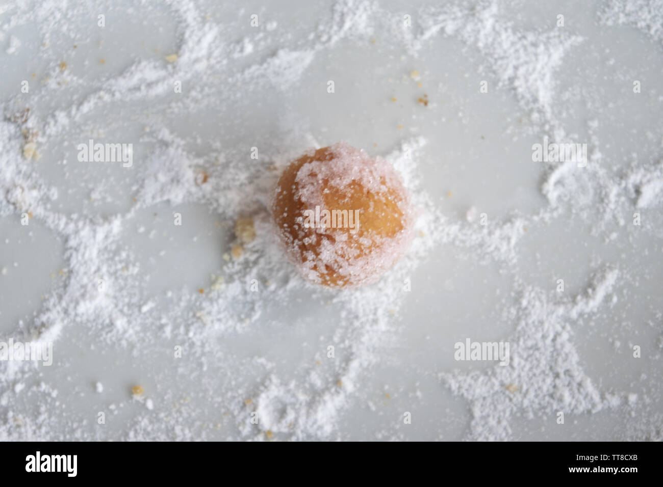 delicious single cake pops in granulated sugar Stock Photo - Alamy