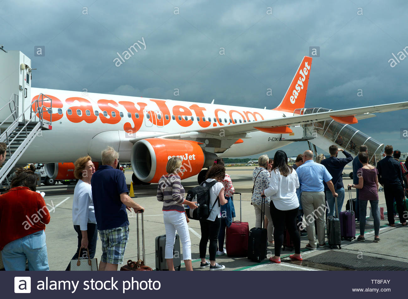 Airline Queue High Resolution Stock Photography and Images - Alamy