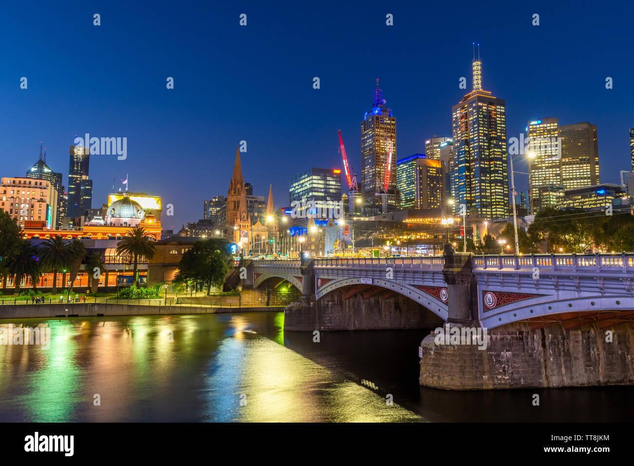 Princes Bridge over the Yarra river in Melbourne, Victoria, Australia ...