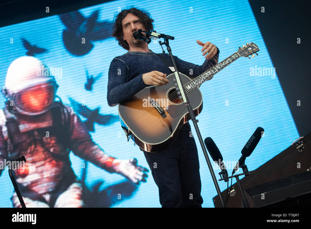 Snow patrol band hi-res stock photography and images - Alamy