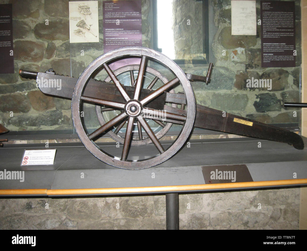 Leonardo da vinci inventions hi-res stock photography and images - Alamy