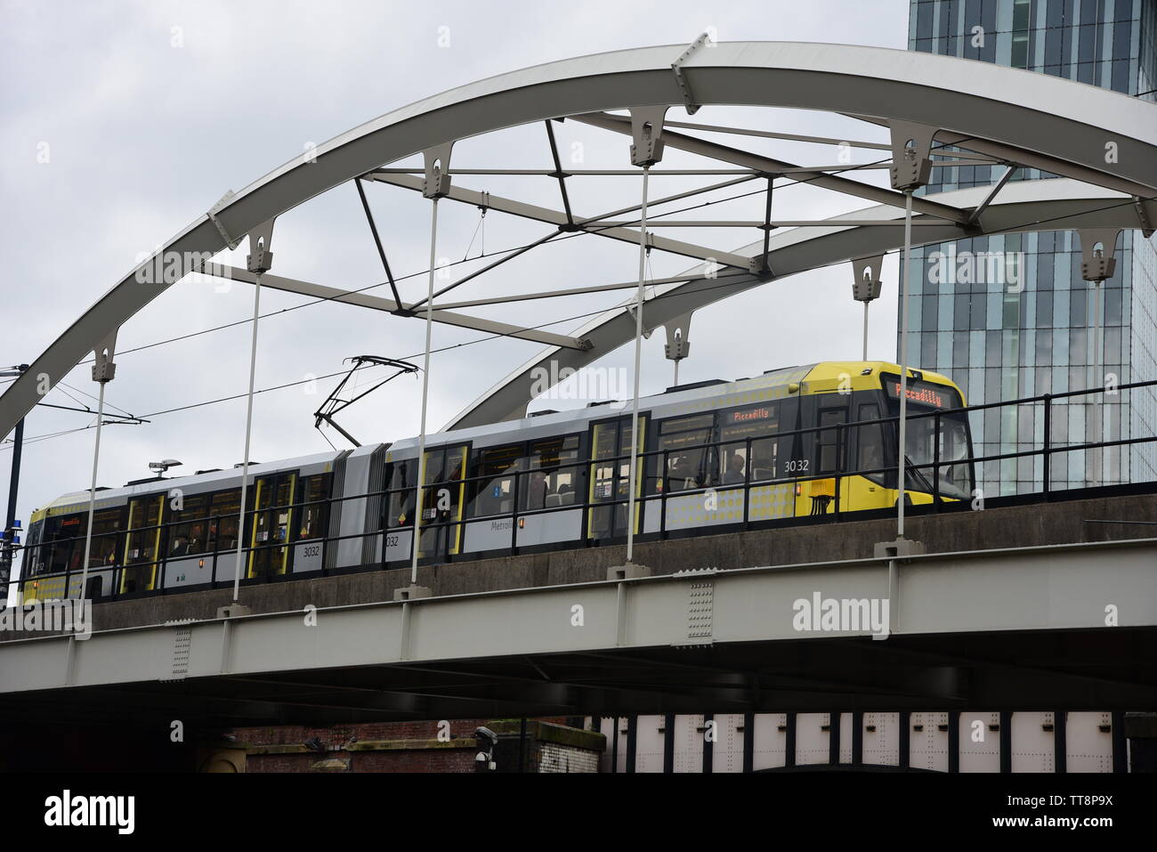 Metrolink tram crosses bridge hi-res stock photography and images - Alamy