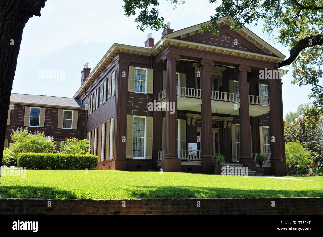 Magnolia Hall in Natchez, Mississippi was built in 1858 Stock Photo - Alamy