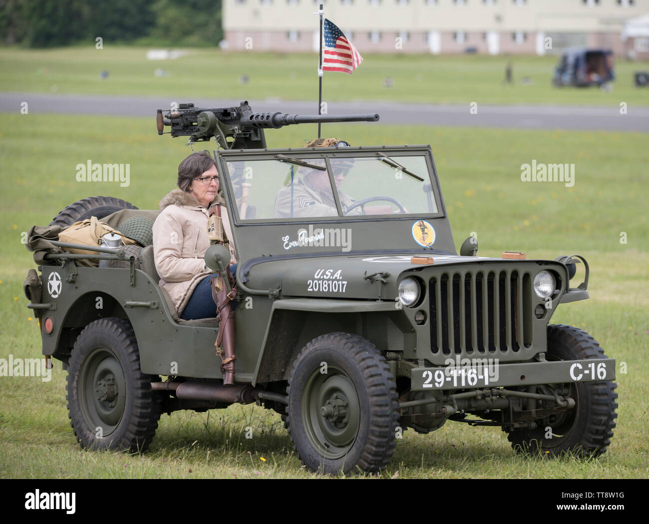 Parade ww2 vehicles hi-res stock photography and images - Alamy