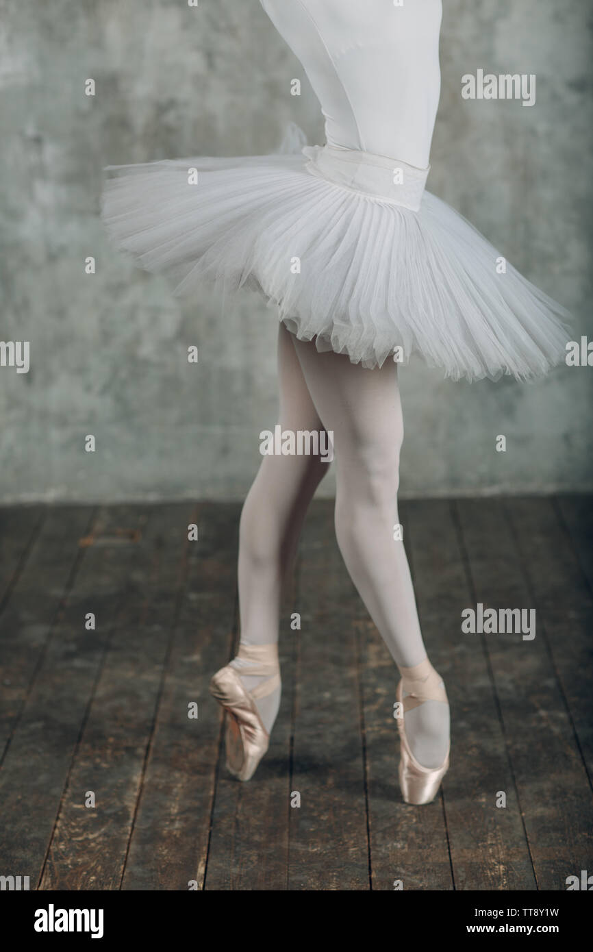 Modern ballet hi-res stock photography and images - Alamy