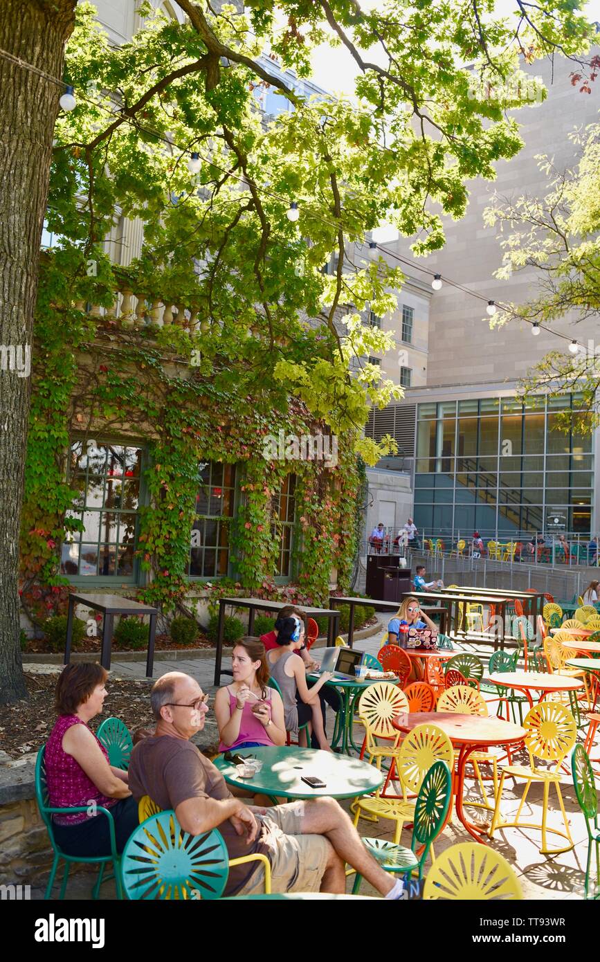 University student dining hi-res stock photography and images - Alamy