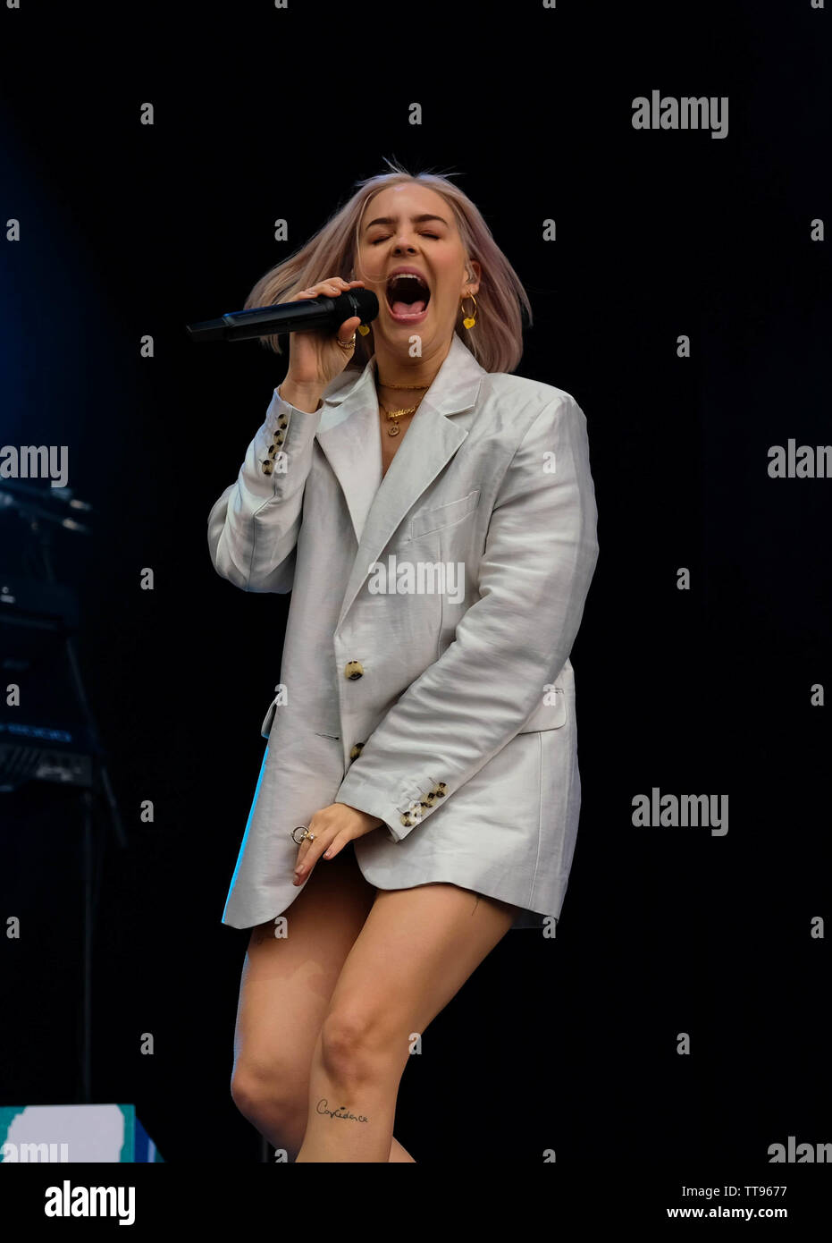 Anne Marie Singer High Resolution Stock Photography and Images - Alamy