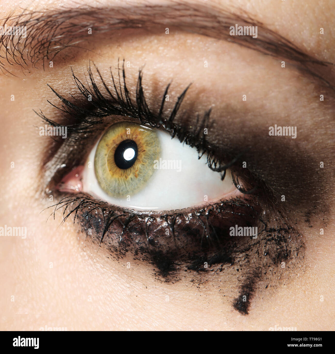 Close up of teary eye hi-res stock photography and images - Alamy