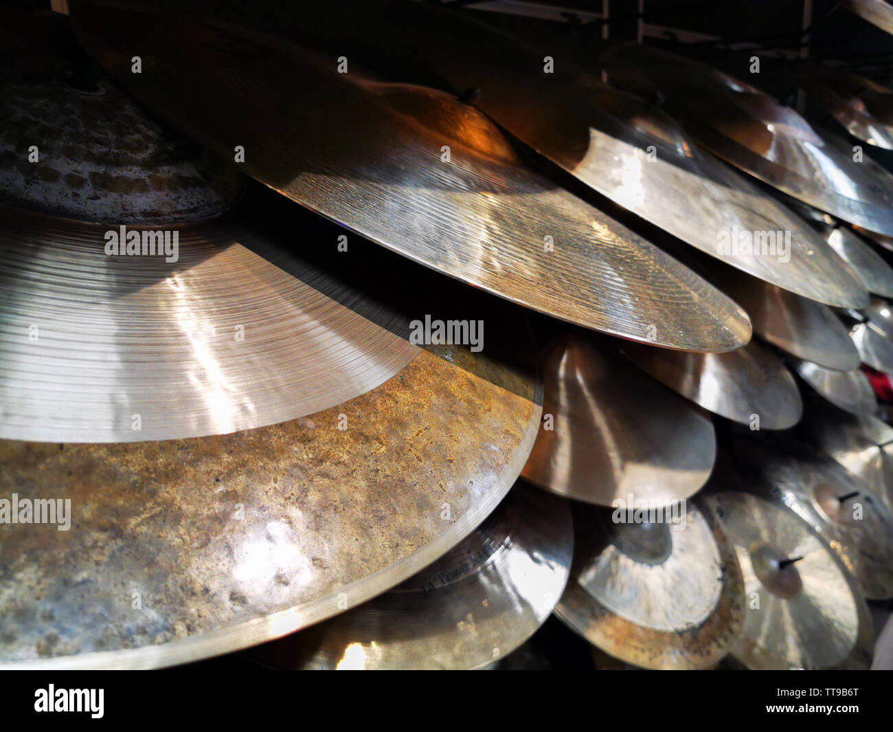 Cymbals hi-res stock photography and images - Alamy