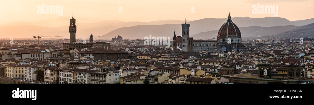 Long panoramic view of Florence from Piazzale Michelangelo. Cityscape ...