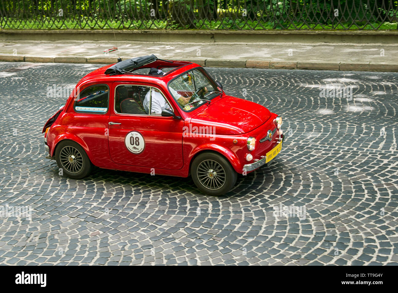 Fiat 500 race hi-res stock photography and images - Alamy