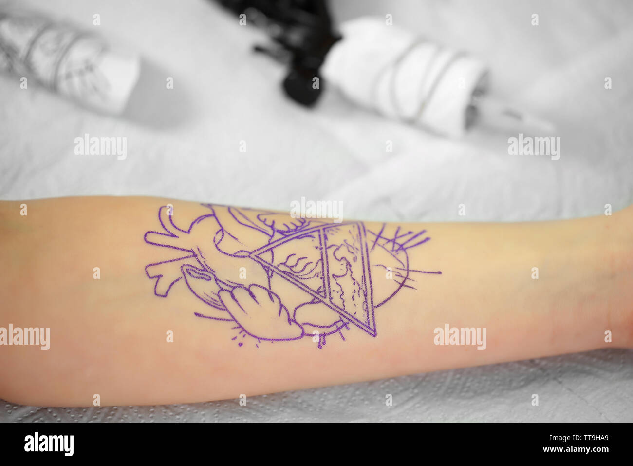 Tattoo master drawing sketch close hi-res stock photography and images ...