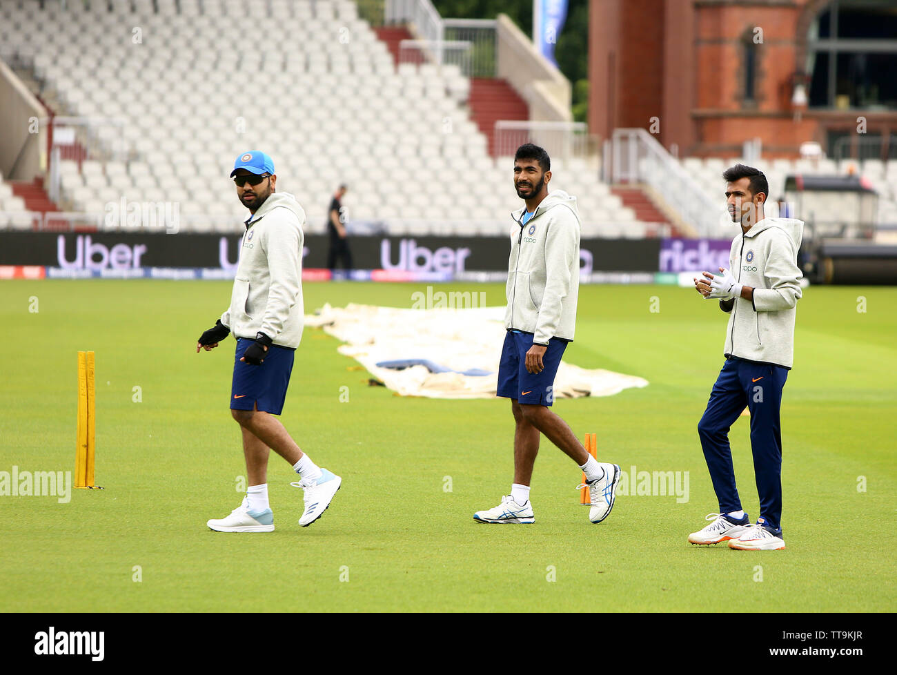 Ms dhoni 2019 world cup hi-res stock photography and images - Alamy