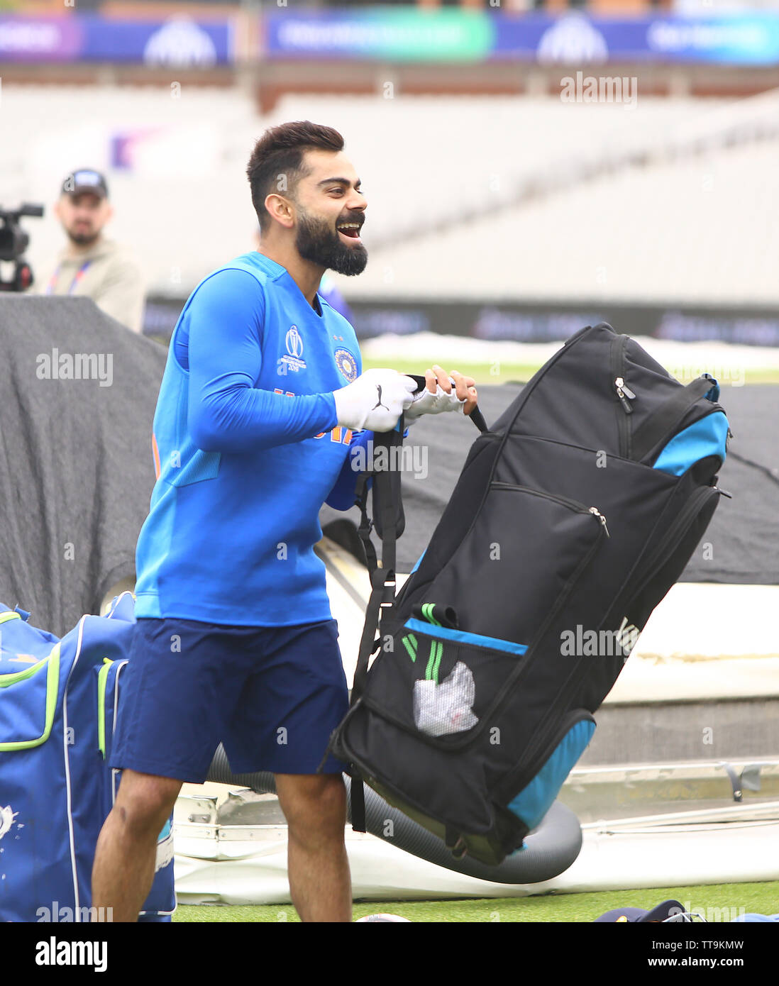 Ms dhoni world cup hi-res stock photography and images - Alamy