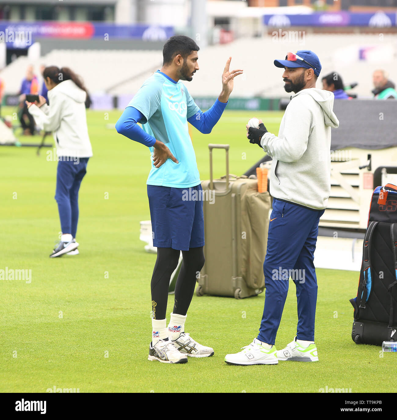 Ms dhoni 2019 world cup hi-res stock photography and images - Alamy