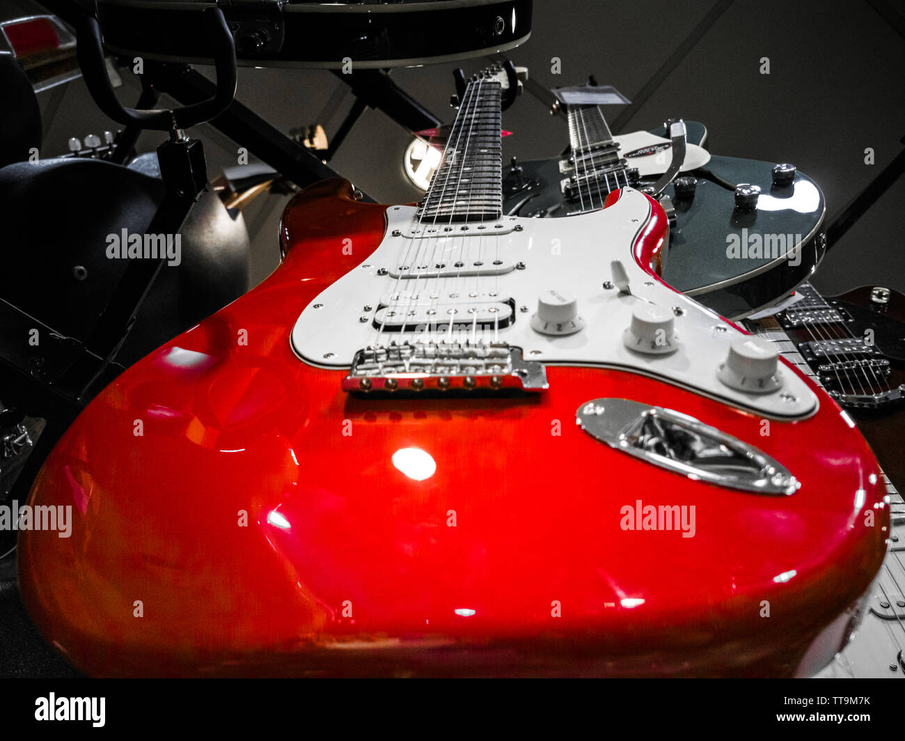 Red stratocaster hi-res stock photography and images - Alamy