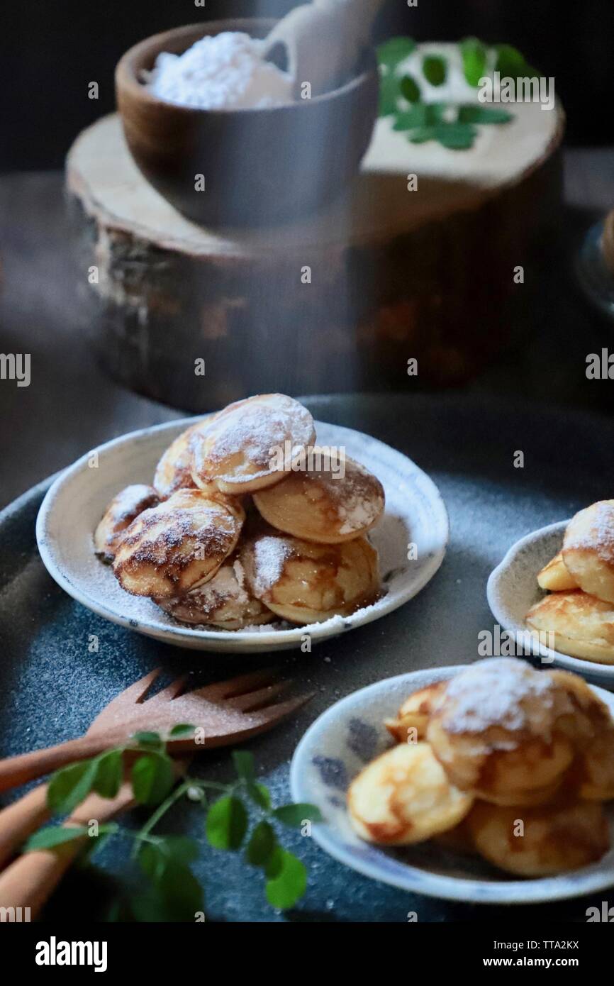 Pouring in luxury food plate hi-res stock photography and images - Alamy