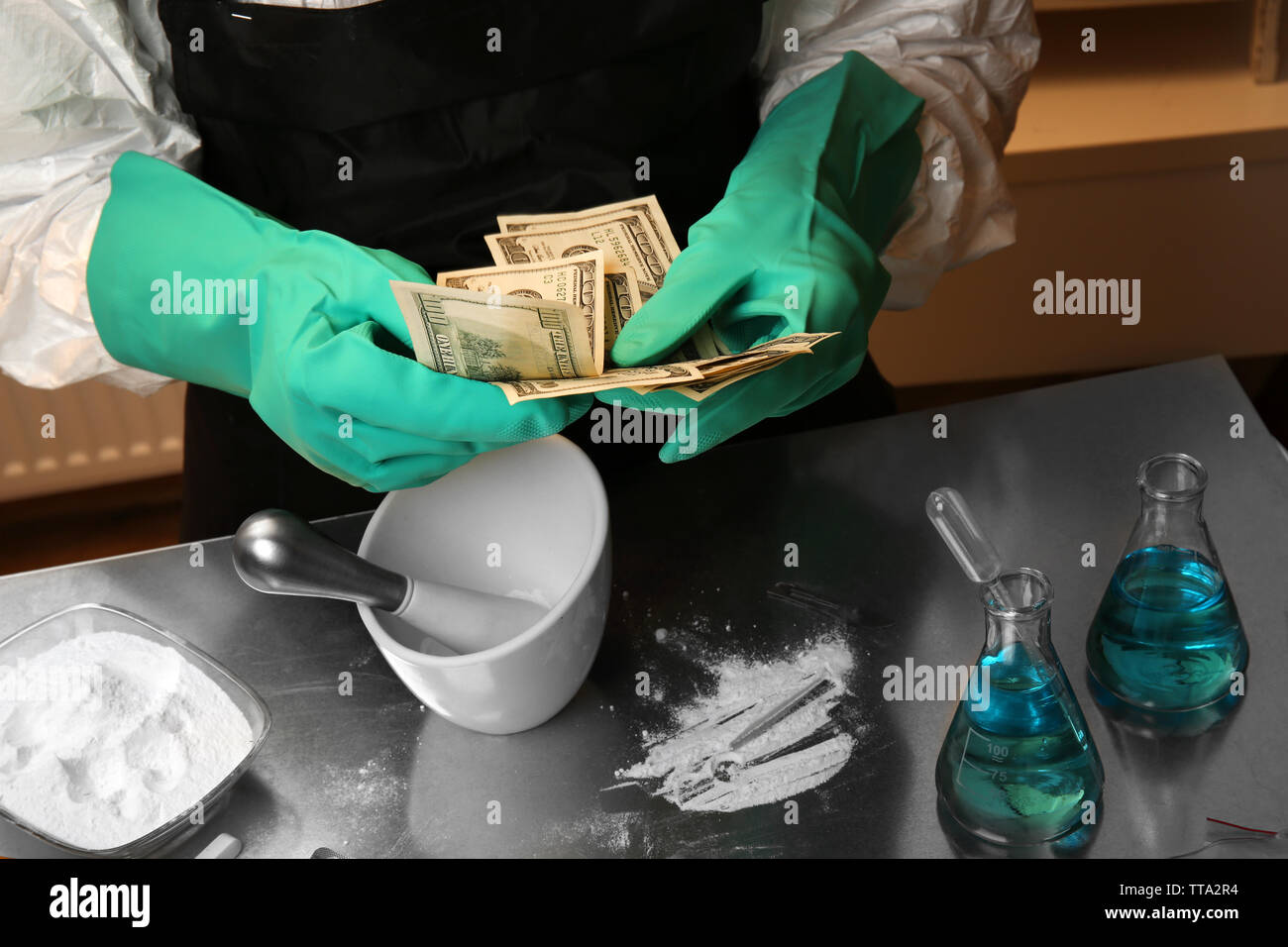 Chemist working in drug laboratory Stock Photo - Alamy