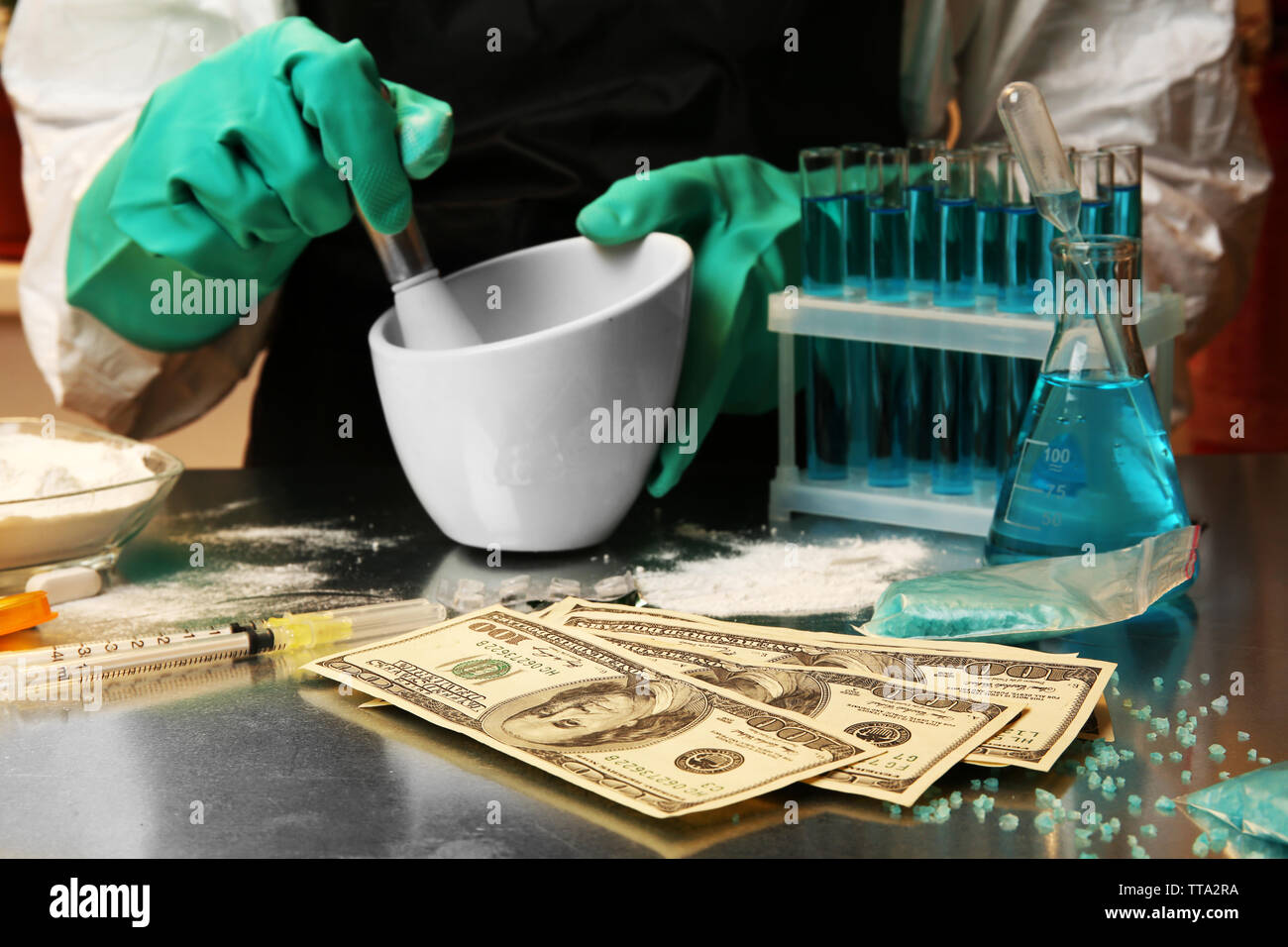 Chemist working in drug laboratory Stock Photo - Alamy