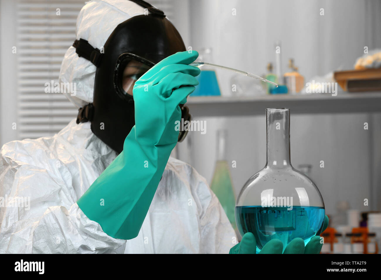 Chemist working in drug laboratory Stock Photo - Alamy